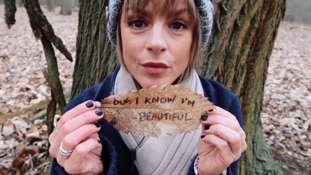 Parisa - Mirror (Official Music Video) - YouTube