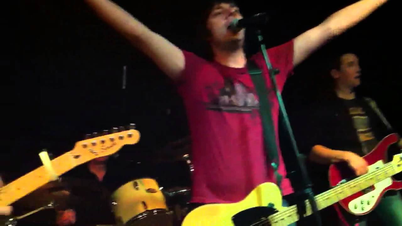 The fabulous feedback band - YouTube