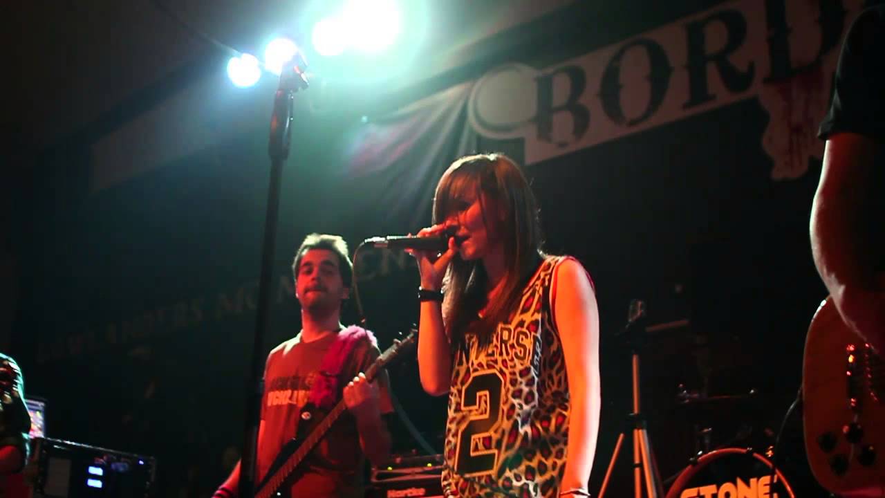 BORN FOR THIS - Born For This [PARAMORE Cover] LIVE - YouTube