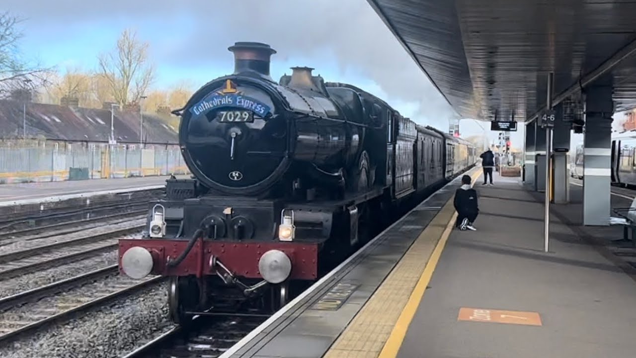 ‘7029 Clun Castle’ | The Cathedrals Express (Vintage Trains) | @ 02/03 ...