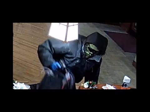 RAW: “Too Tall Bandit” strikes again after a decade of bank robberies ...