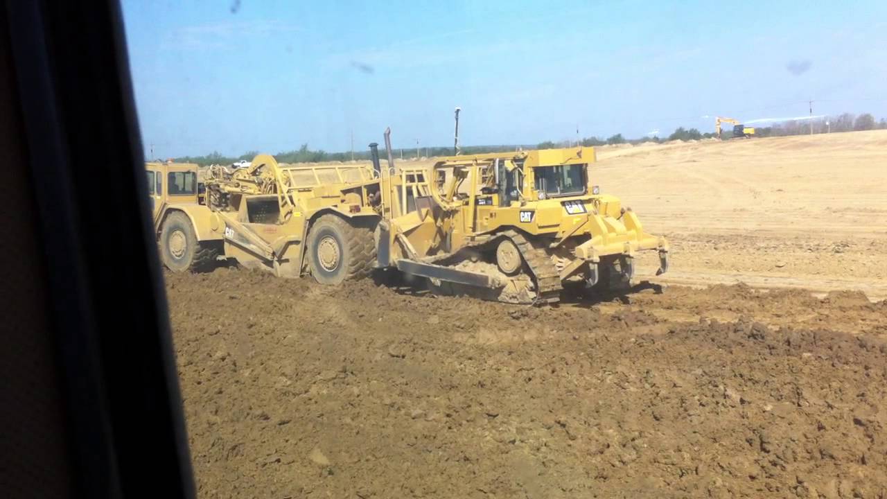 D6T pushing Scraper - YouTube