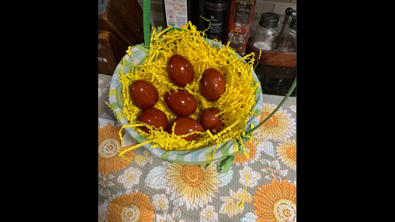 How to color Easter eggs naturally (maroon brown) // Prirodan niacin ...