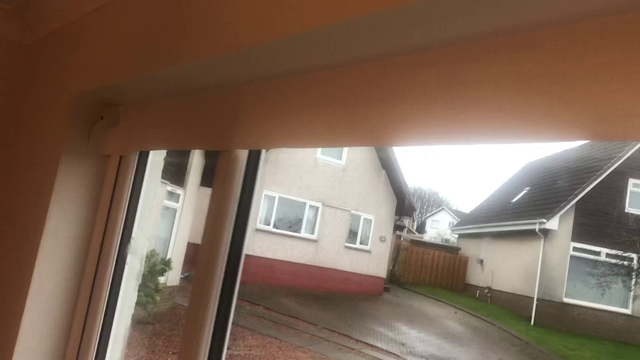 How to paper a window ingo - YouTube