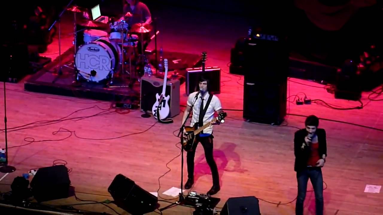 Hot Chelle Rae - Problematique (HD) - YouTube