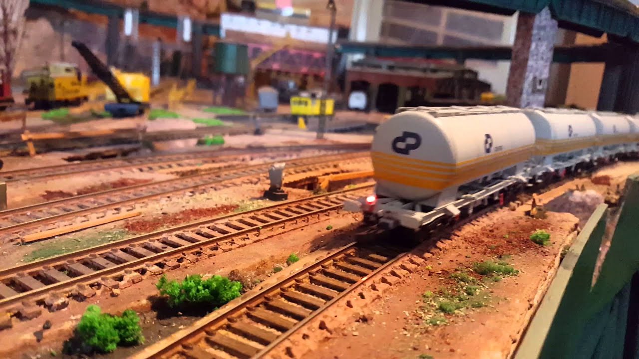 Roco BR 218 216-0 - YouTube