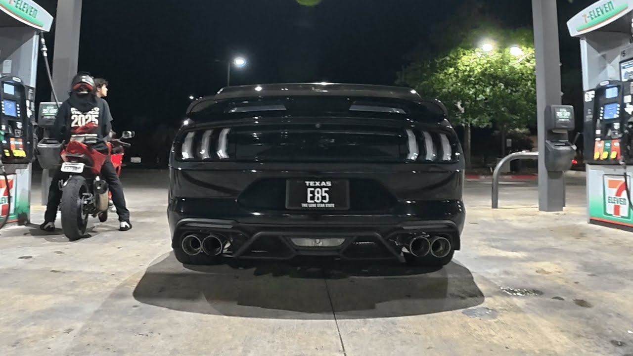 STRAIGHT PIPED 10 SPEED MUSTANG GT POV (4k 60FPS) - YouTube