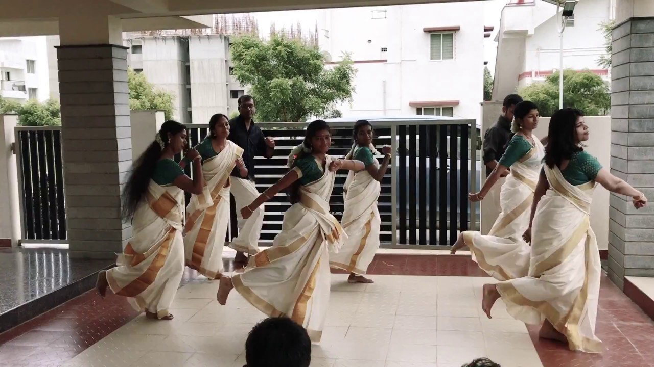 Oceanus Garden Onam 2017 - Jimmiki Kamal Dance - YouTube
