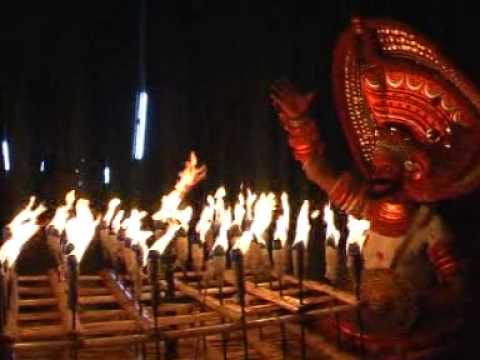 Kathivanoor Veeran Theyyam performed in Vengara Ettammal Temple ...