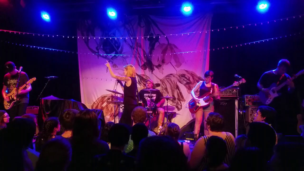 Jetty Bones - Innocent Party (Live) - YouTube