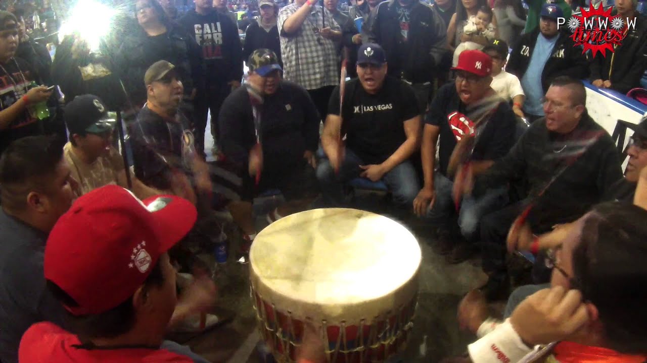 Northern Cree Singers Traditional Song @ FSIN Powwow 2015 - YouTube