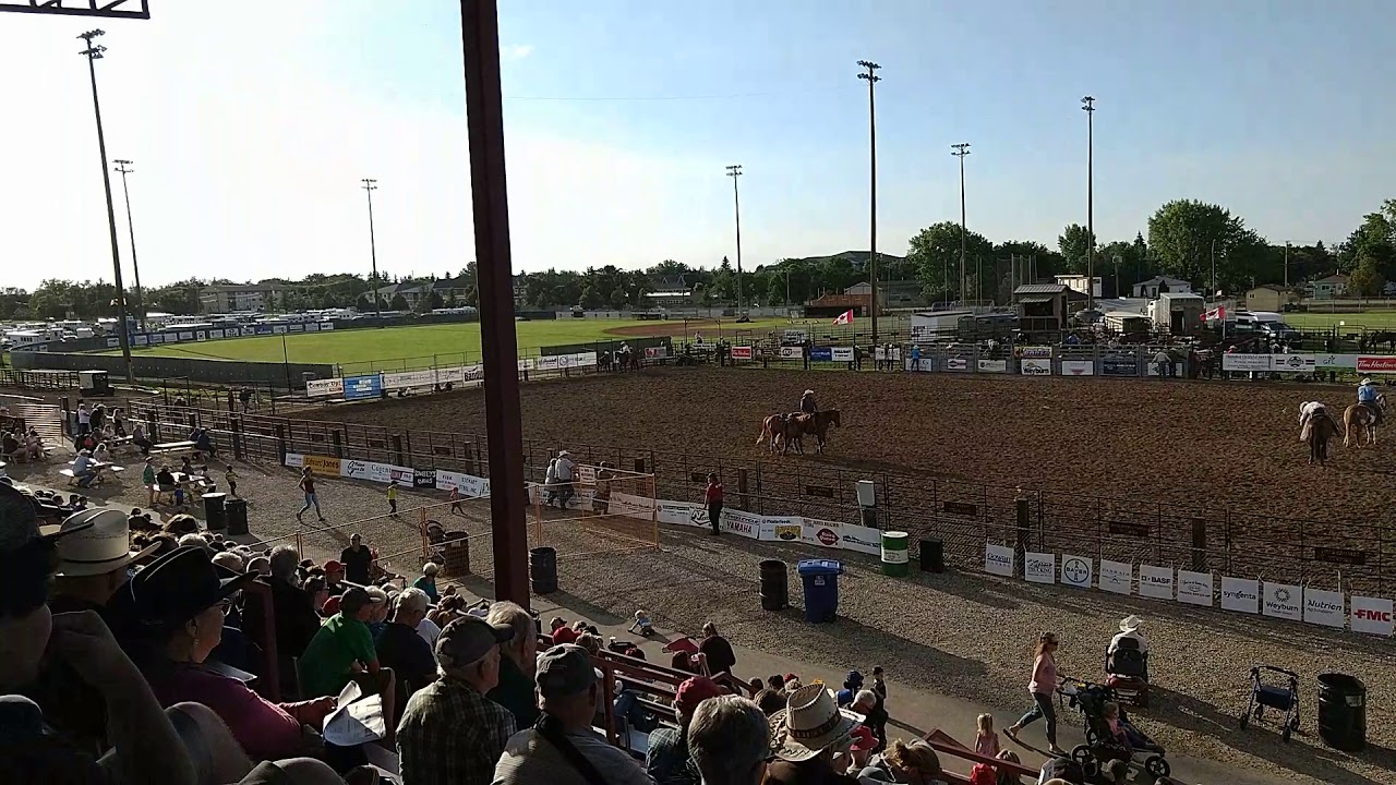 Souris River Rodeo Weyburn 2019 - YouTube