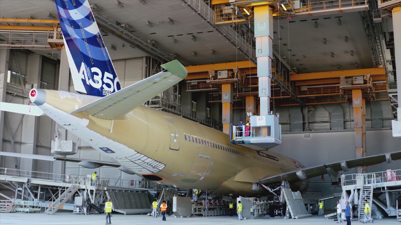 Airbus A350 Giant Aircraft - Manufacturing an Airbus A350 - YouTube