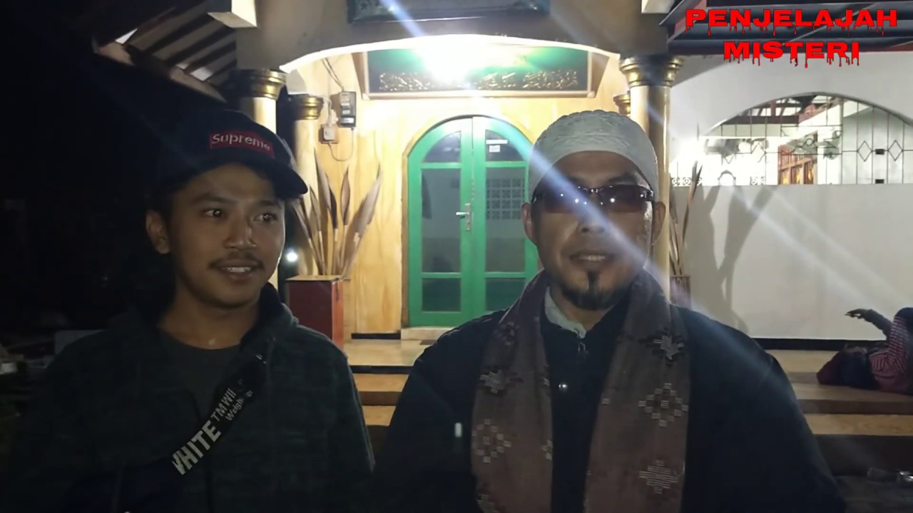 Menjelajahi Makam Keramat Tajug - YouTube