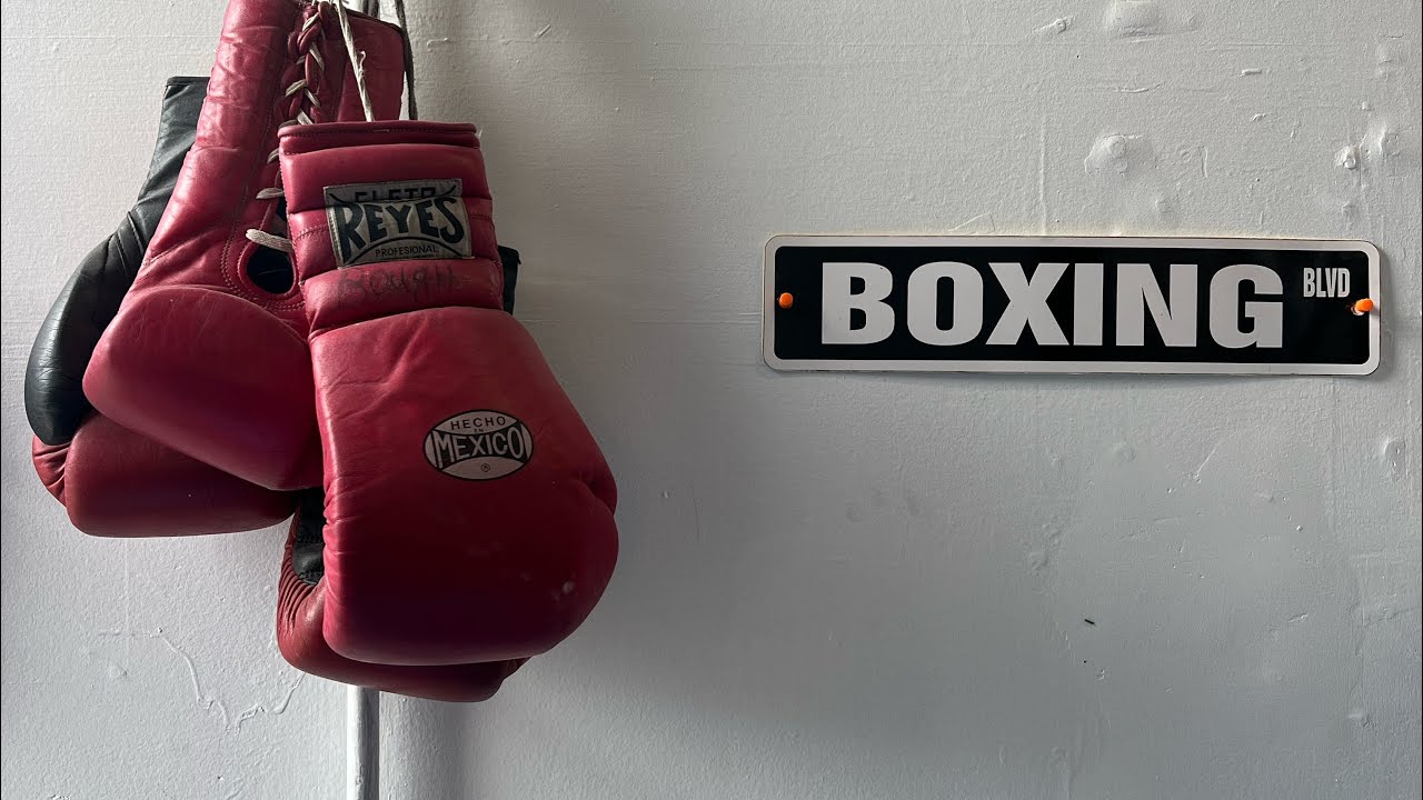 3 Basic Boxing Combos To Get You Started - YouTube