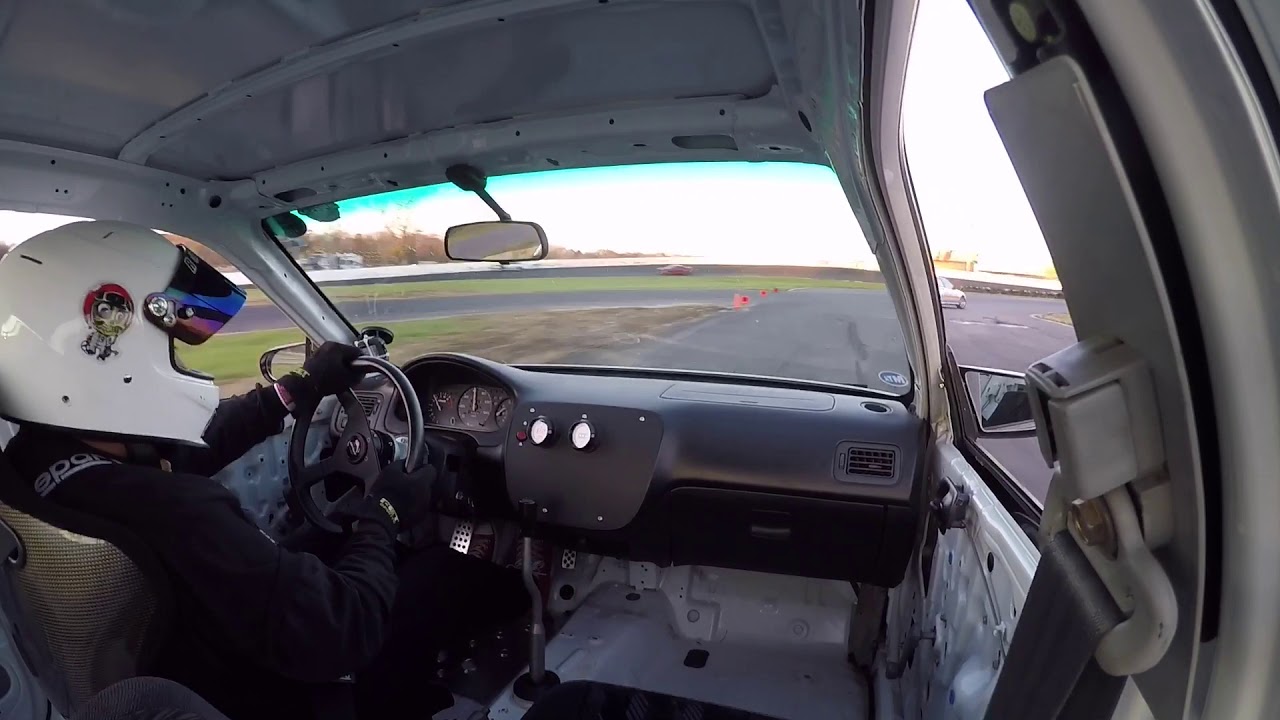 E-Town Time Attack Civic hatch vs Civic sedan - YouTube