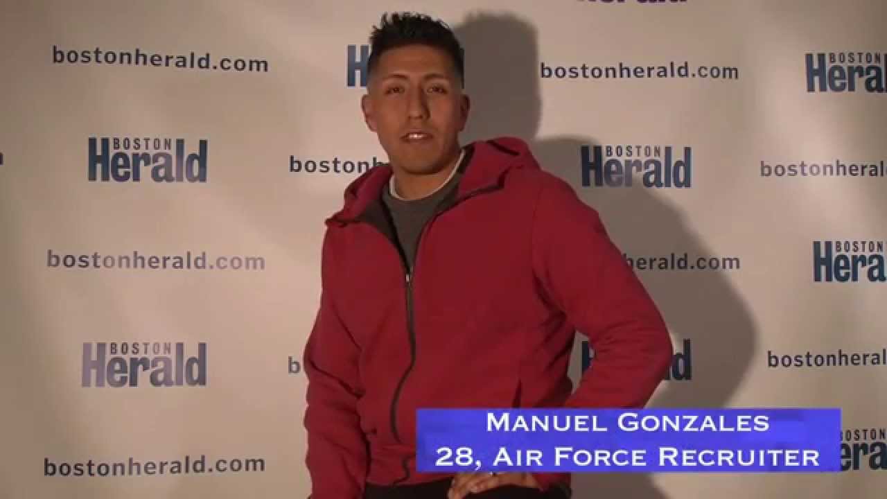 Air Force Recruiter Runs for Lu Lingzi, Marathon Victim - YouTube