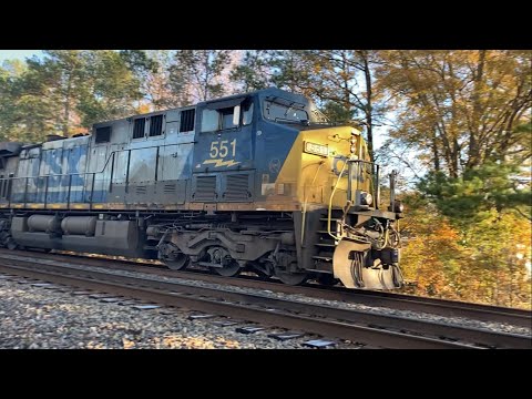 CSX 551 YN2 Leads CSX R651-13 SB Loaded Coal Departing Florence SC - YouTube