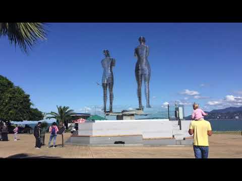 Ali & Nino Statue of Love - Batumi, Georgia 2018