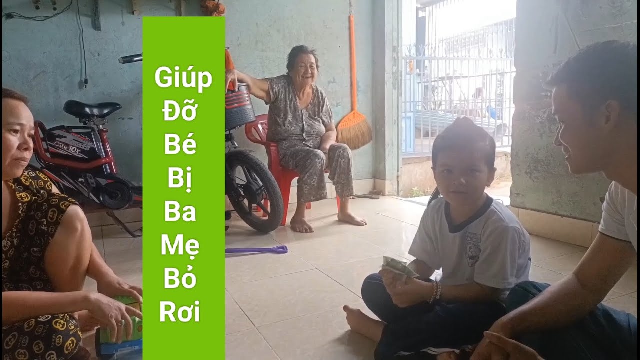Giúp Đỡ Bé Linh Bị Cha Mẹ Bỏ Rơi"Hihi Coi Tivi" - YouTube