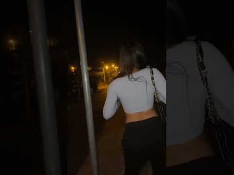 yağmur şimşek twerk Show yapıyor