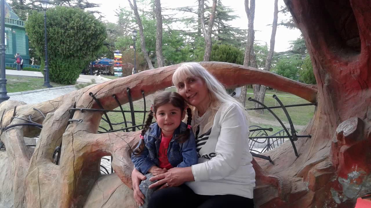 რუთი ერთობა ბომბორაზე (მთაწმინდის პარკი) Mtatsminda Park BOMBORA ...