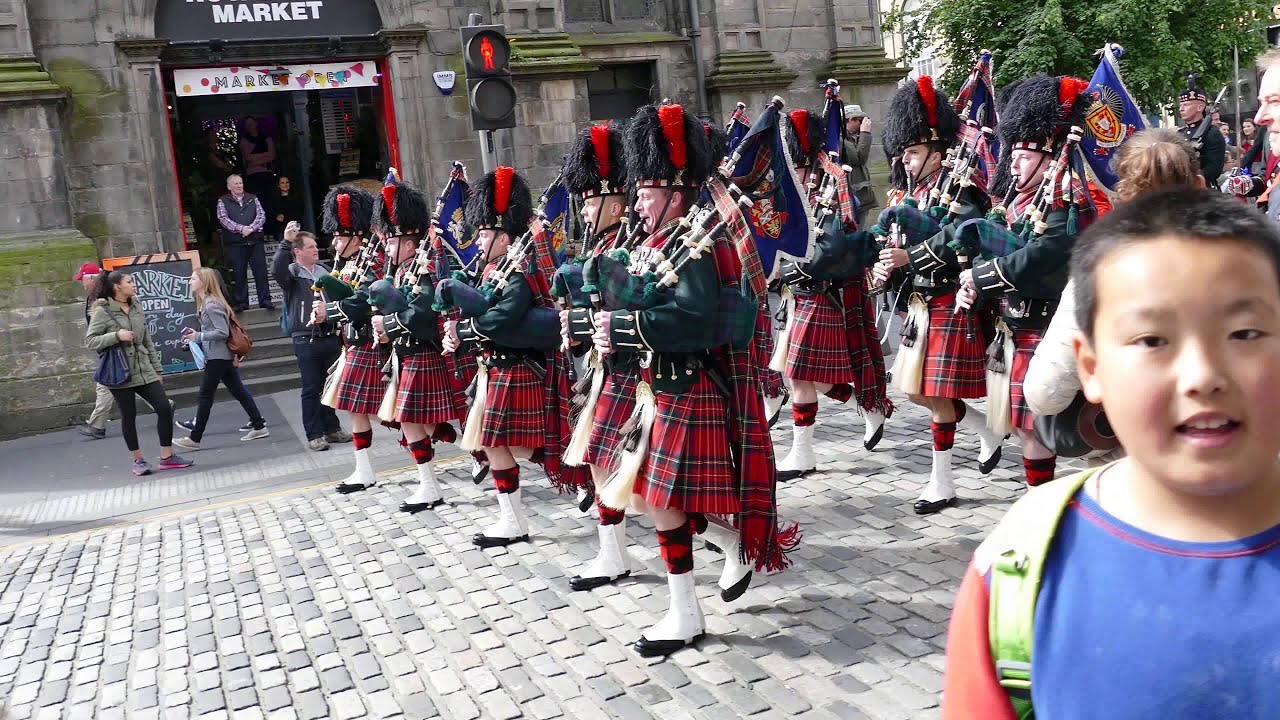 The Black Watch Parade the Royal Mile with the Crown of Scotland 2016 ...