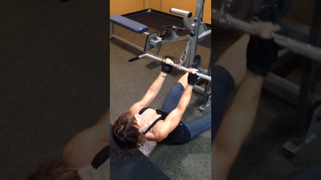 Big back cable row, woman 60 - YouTube
