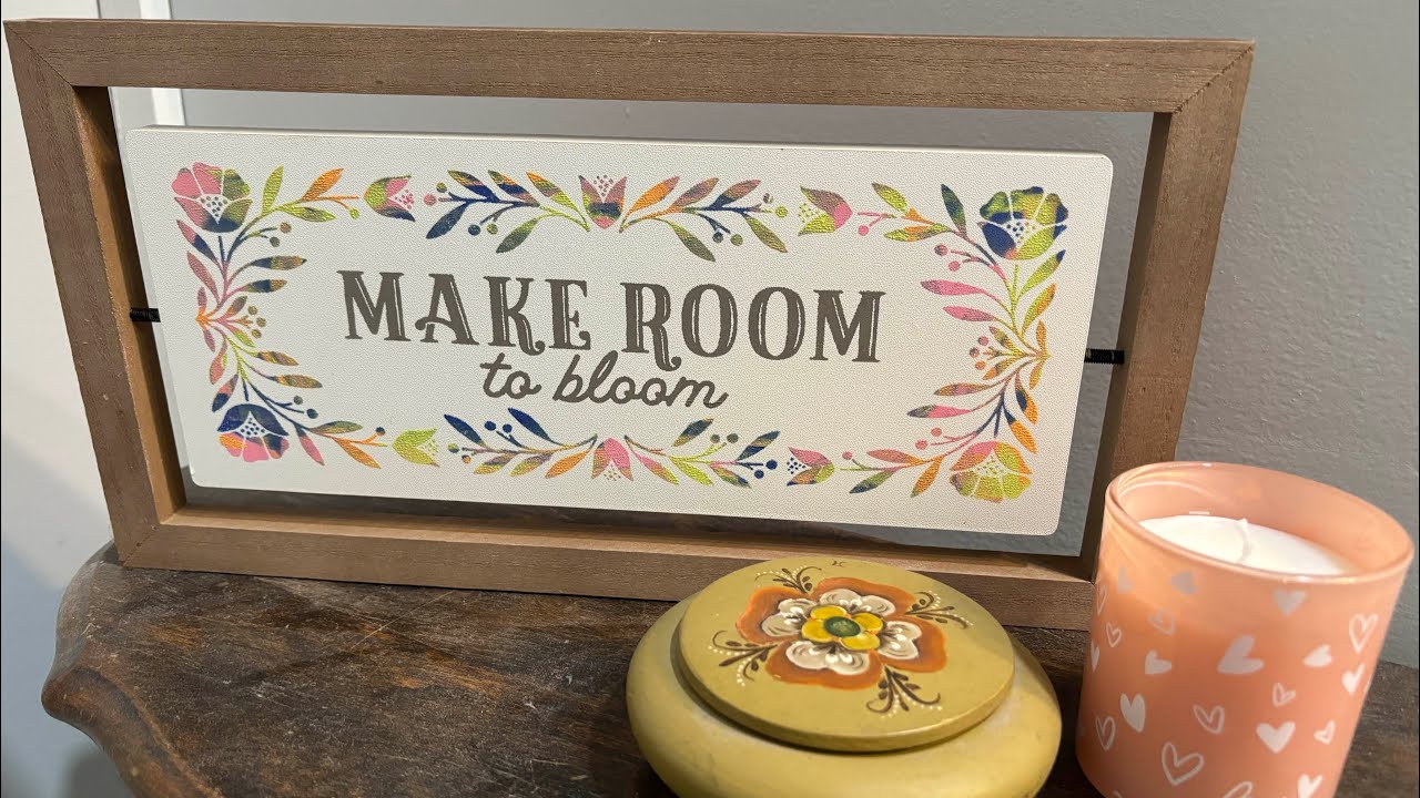 Spring Flip Sign DIY - YouTube