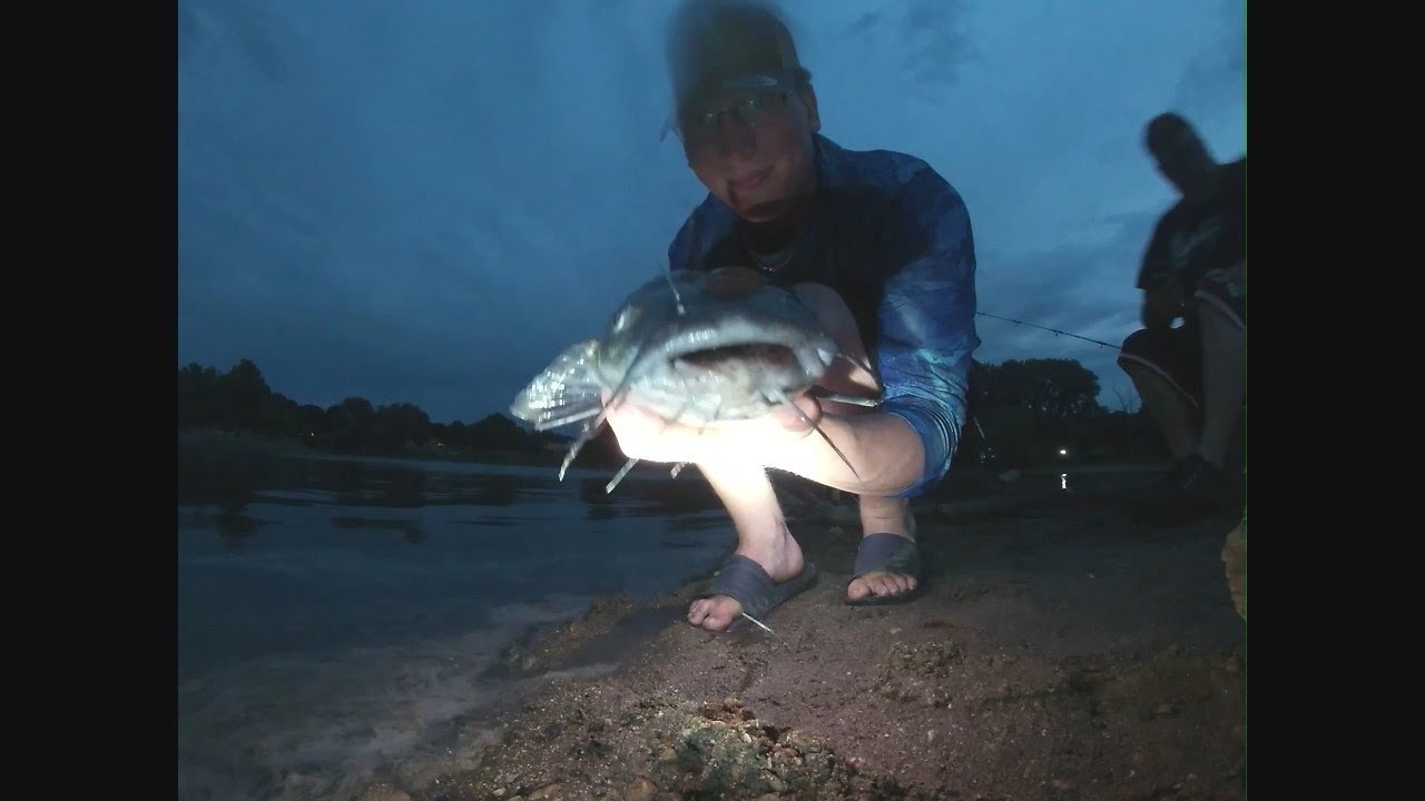 ROCK RIVER CATFISHING!!!!! (1st Ever Flathead Catfish For Me!) - YouTube