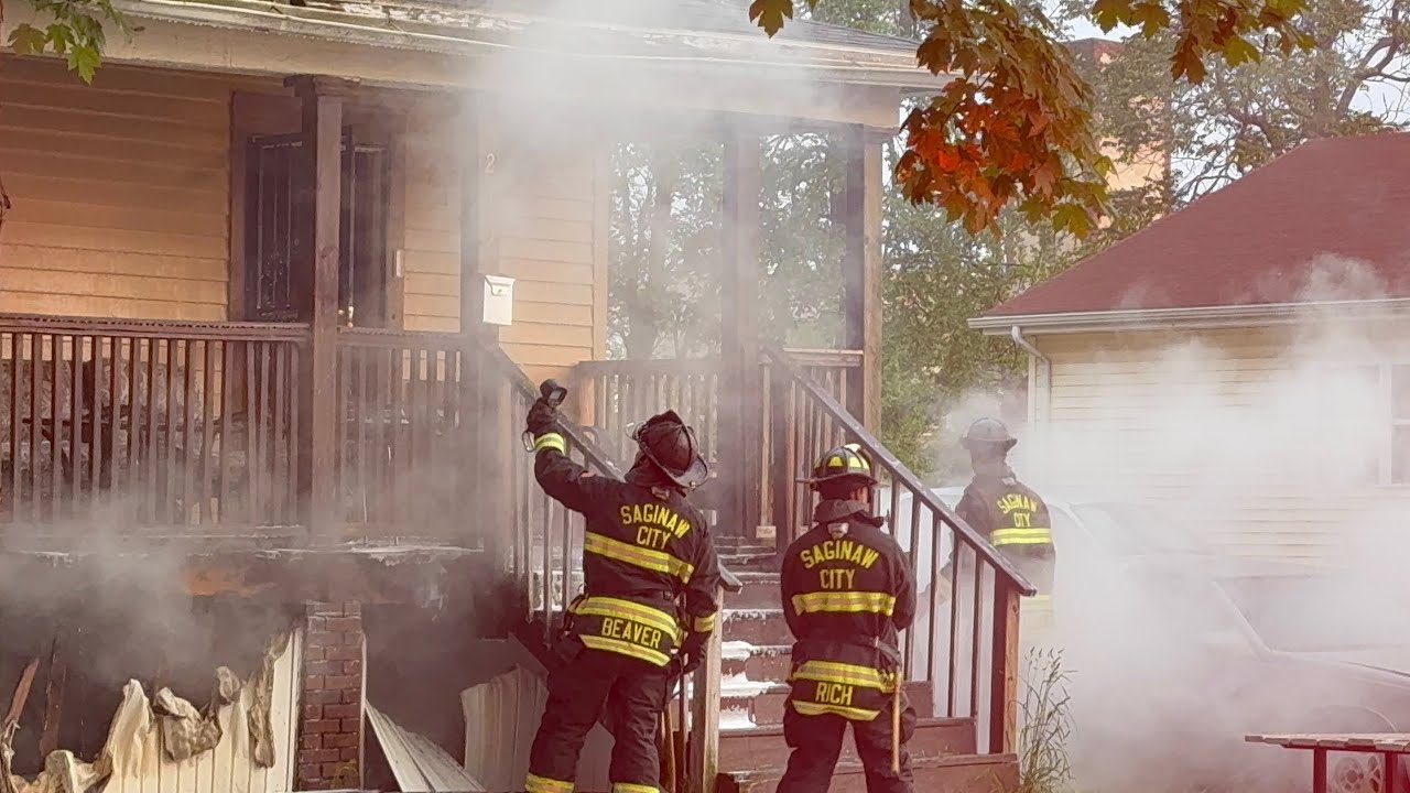 Saginaw MI (OCCUPIED RESIDENTIAL STRUCTURE FIRE) Scene - YouTube