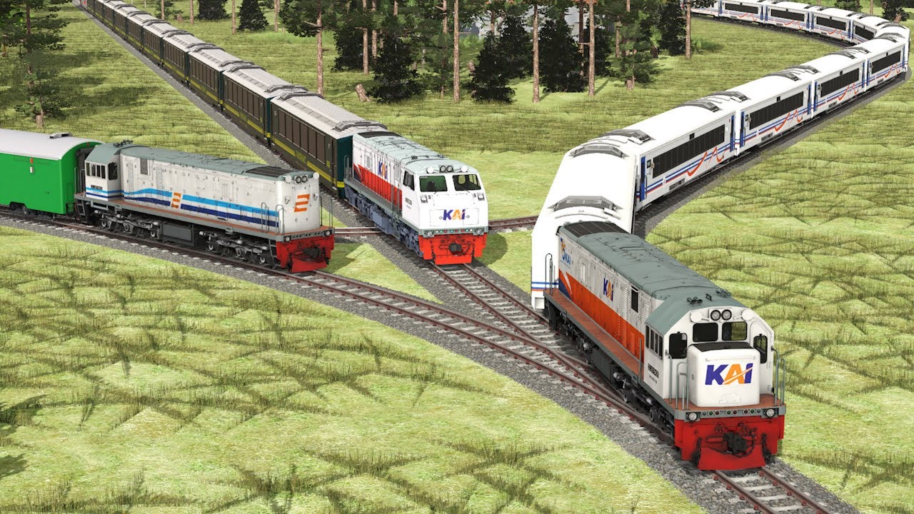 Kereta Api Lewat Persimpangan Berantakan | Train Passes Messy ...
