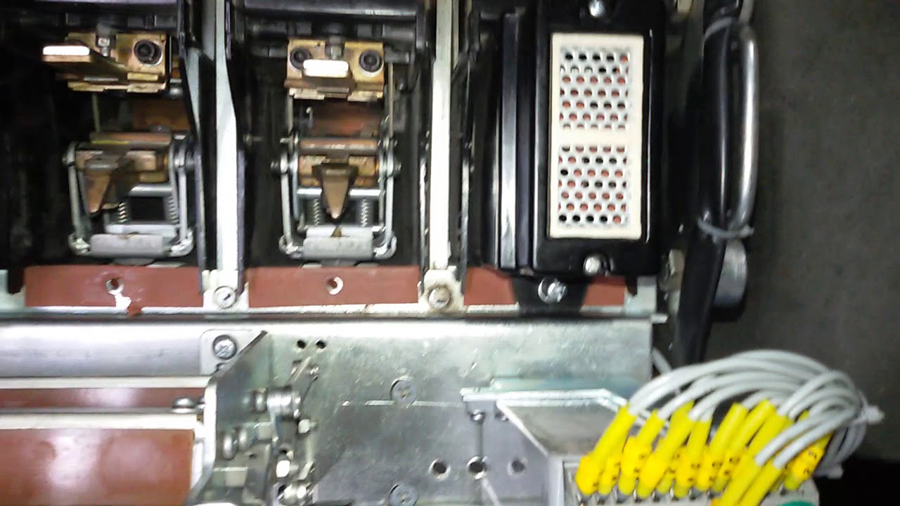 Air Circuit Breaker - How to remove arc chutes - YouTube