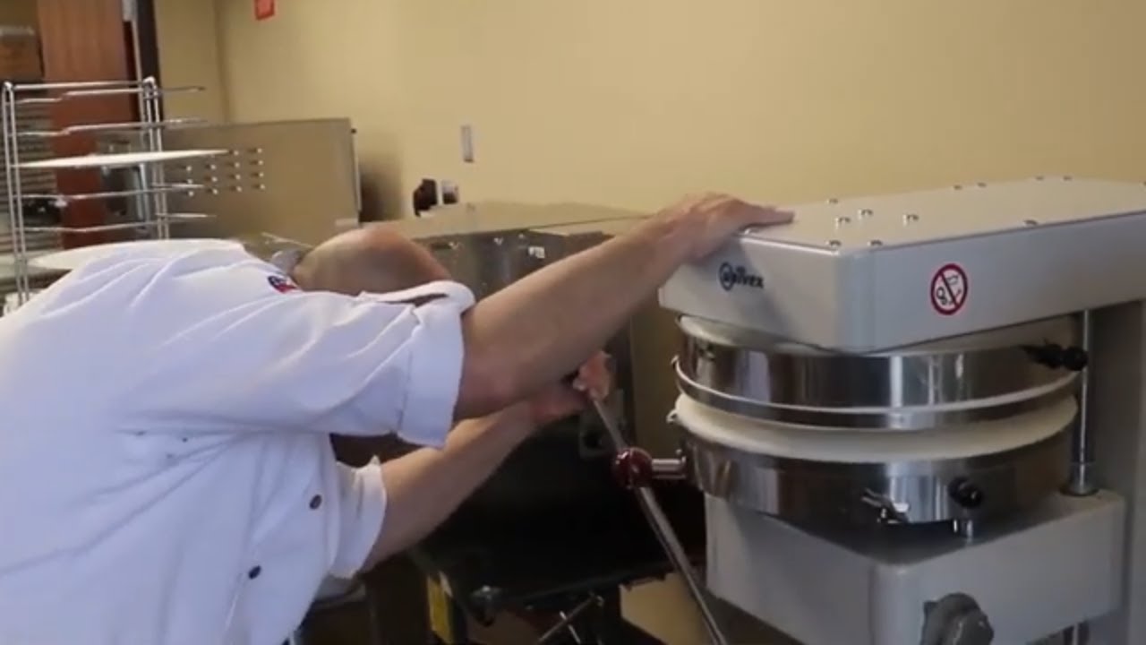 Lets make a pizza with Chef Toby! - YouTube