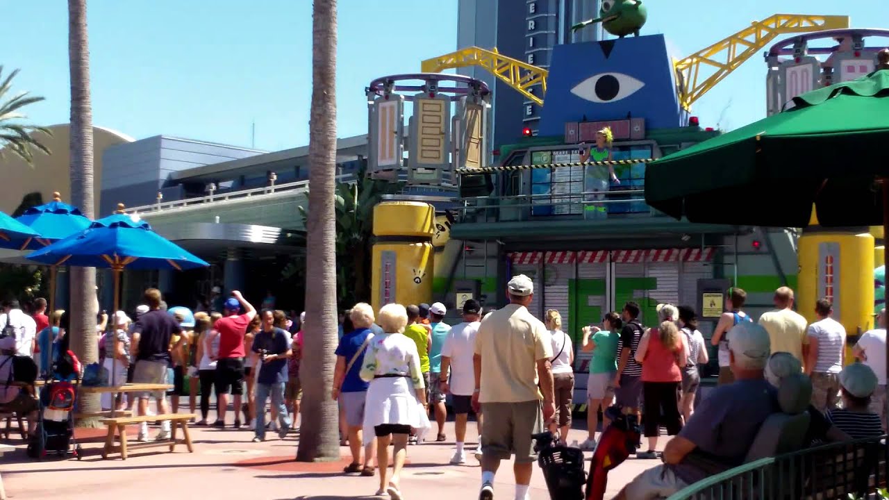 Walt Disney Studios, Pixar Pals Fun Parade - YouTube
