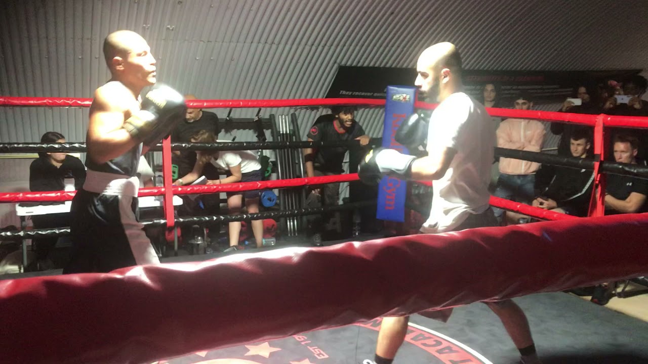 KO boxing gym Interclub - YouTube