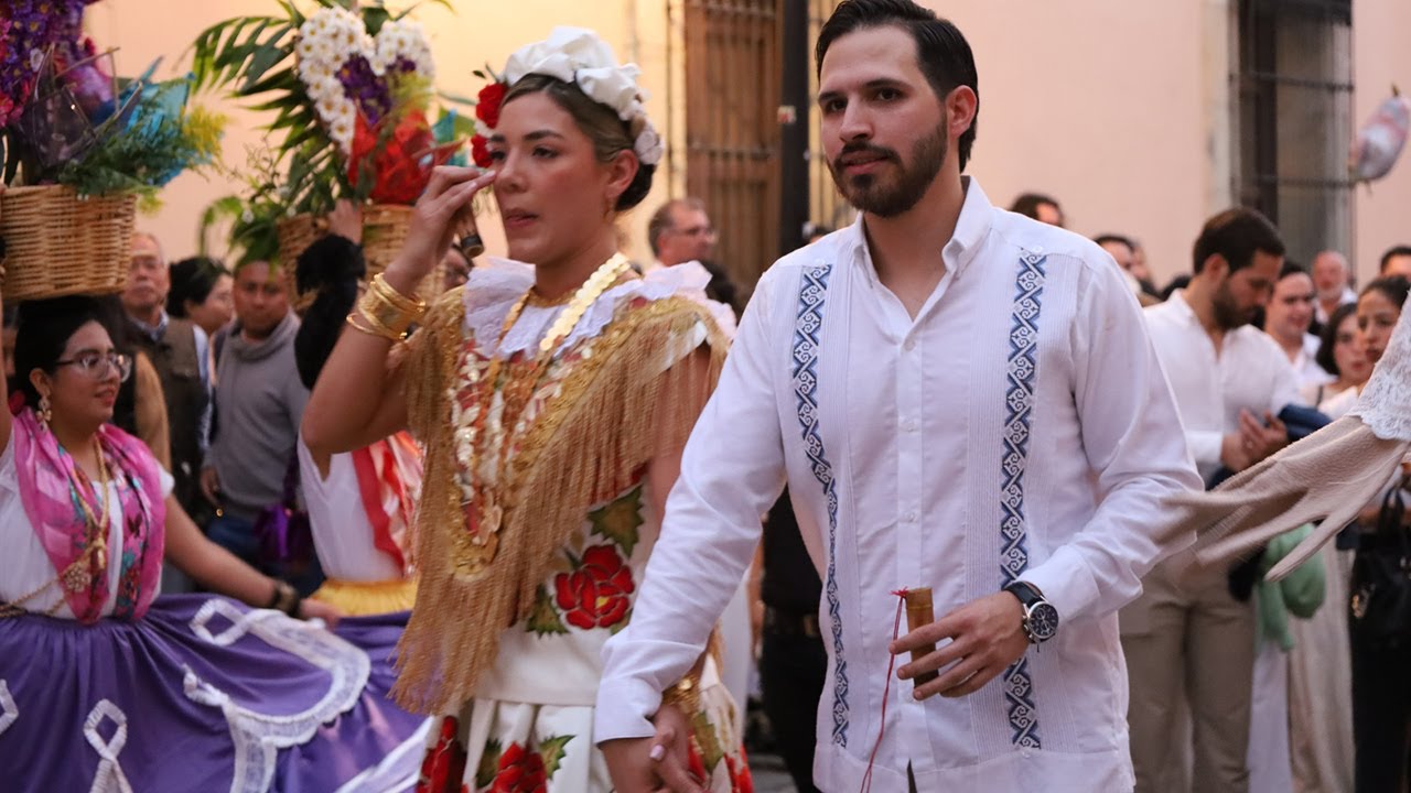 Nuestra Boda en Oaxaca Amable y Edson | Calenda para bodas Oaxaqueñas ...