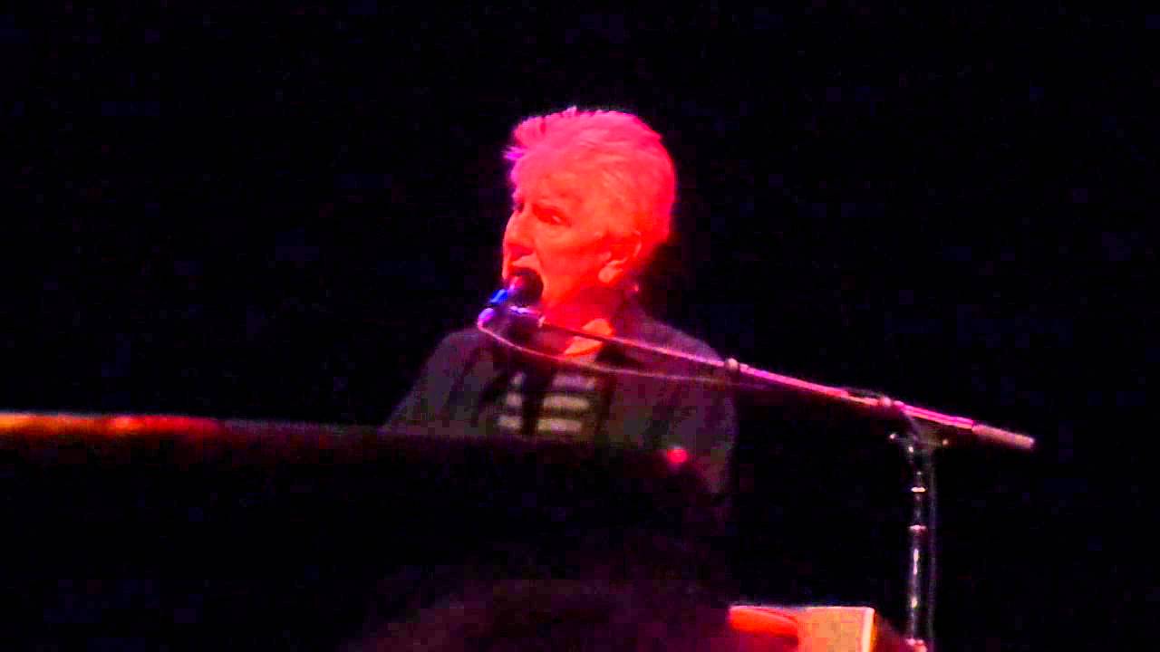 Our House live (Graham Nash) - YouTube