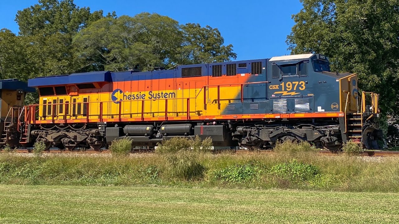 Chessie System 1973 Leads M410 Through Four Oaks - YouTube