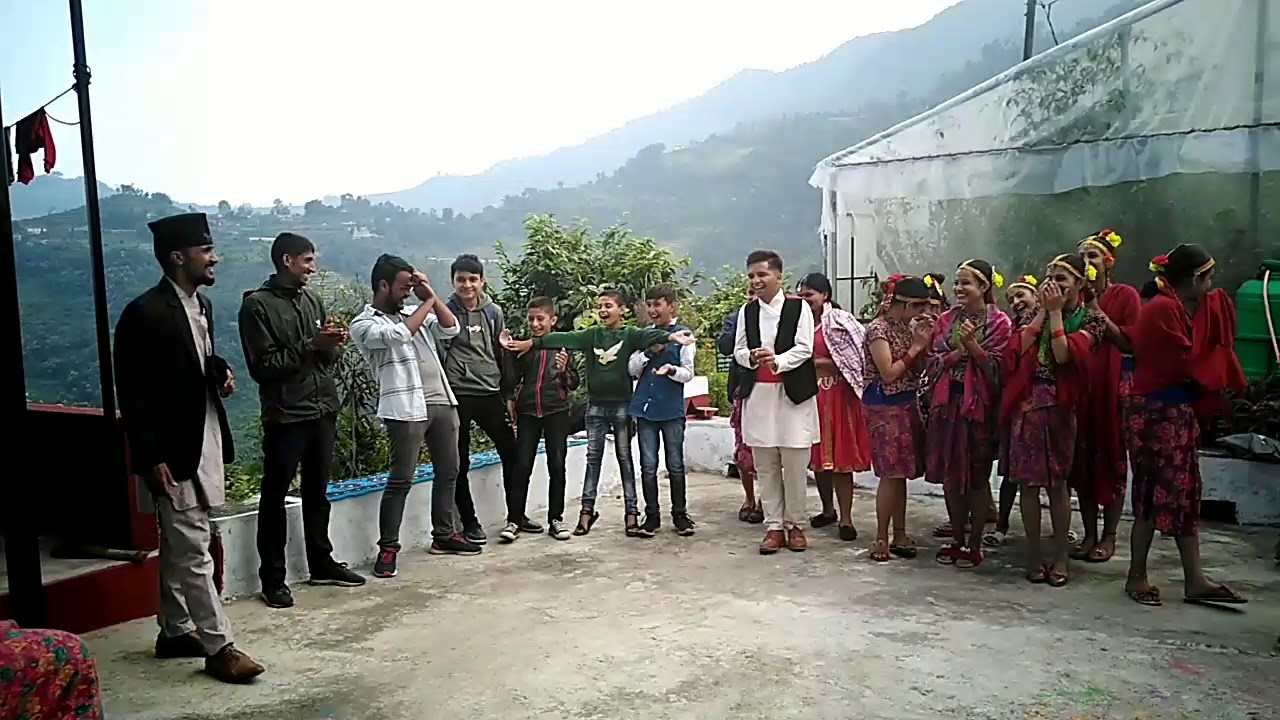Entertaining deusi vailo by SUNDAR BARAL DHADKAN... NEPALI NEW TIHAR ...
