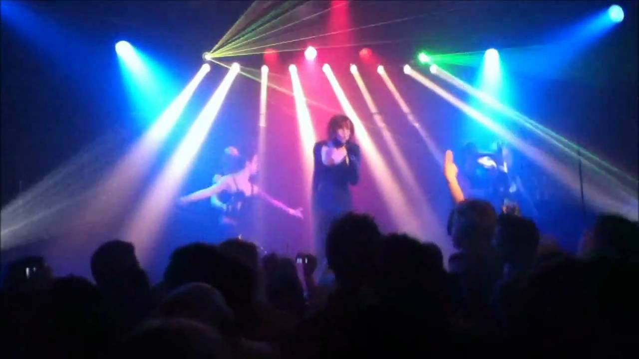 Jenny Silver - Something In Your Eyes - Mega MelloParty - YouTube