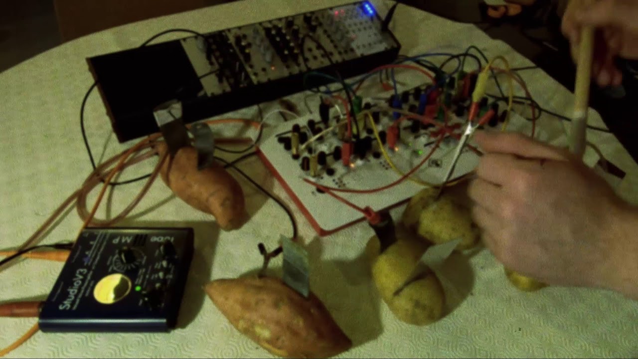 POTATOES Close Encounters of the Third Kind (Potato controlled synth V2 ...