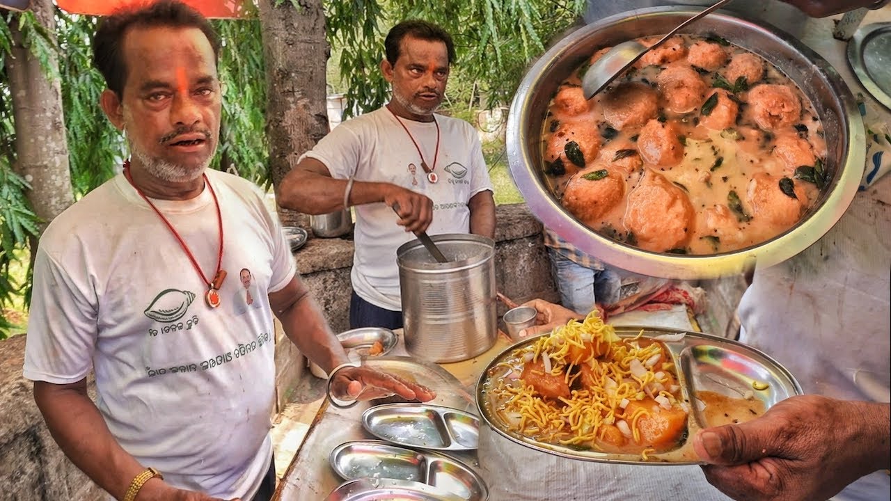 Giant Dahi Bara Of Bhubaneswar | Original Dahibara Aloo Dum | Odisha ...