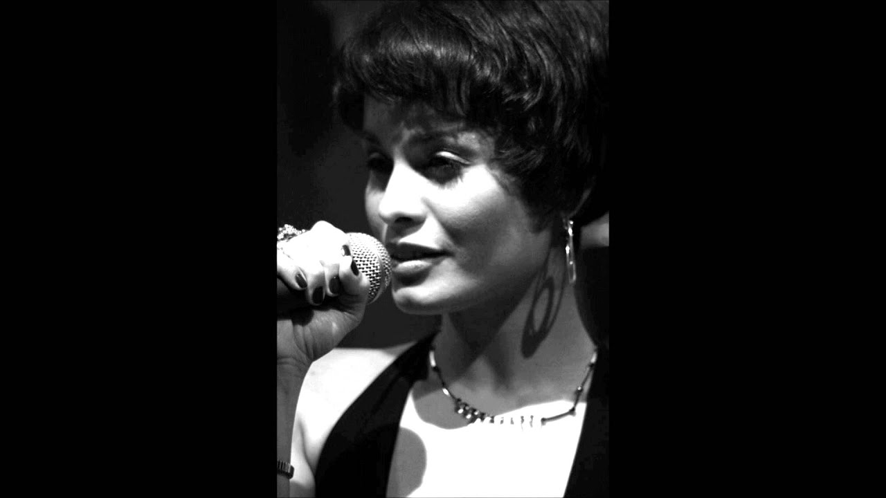 Maria Alejandra Rodriguez canta Se extiende el dolor de su autoría ...