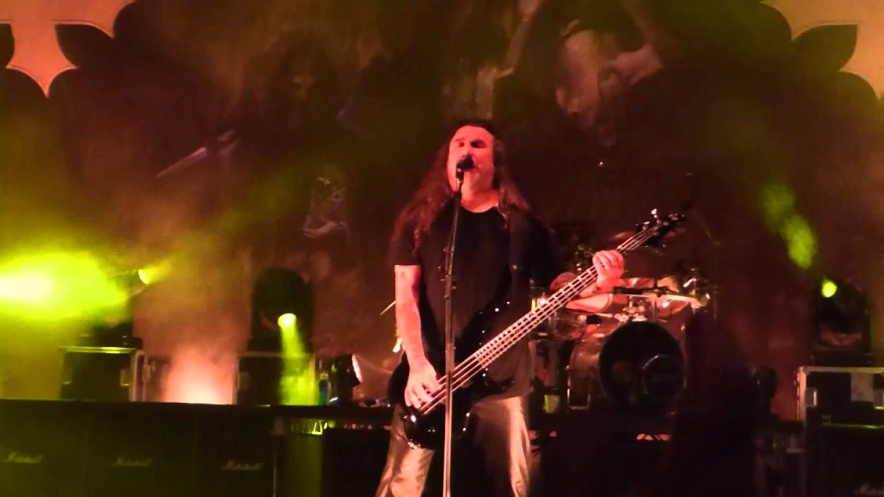 Slayer - Implode, live @ Zenith Munich 10.11.2015 - YouTube