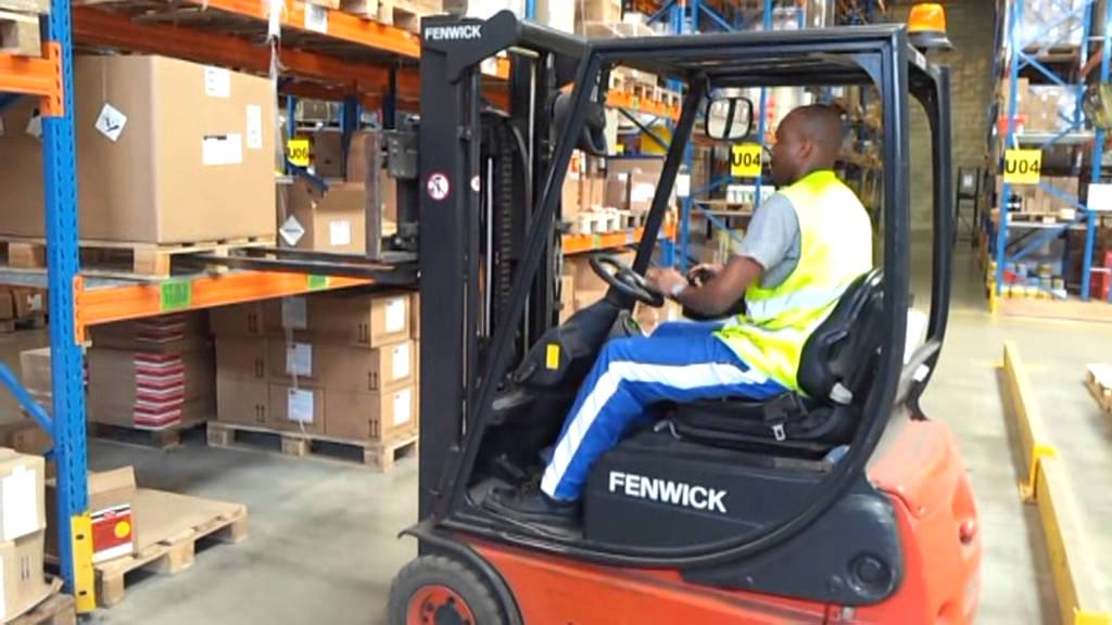 Le manutentionnaire - YouTube