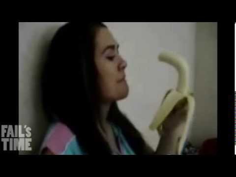 Ağıza almanın böylesi. Hepsi ağzına farklı alıyor muzu :))