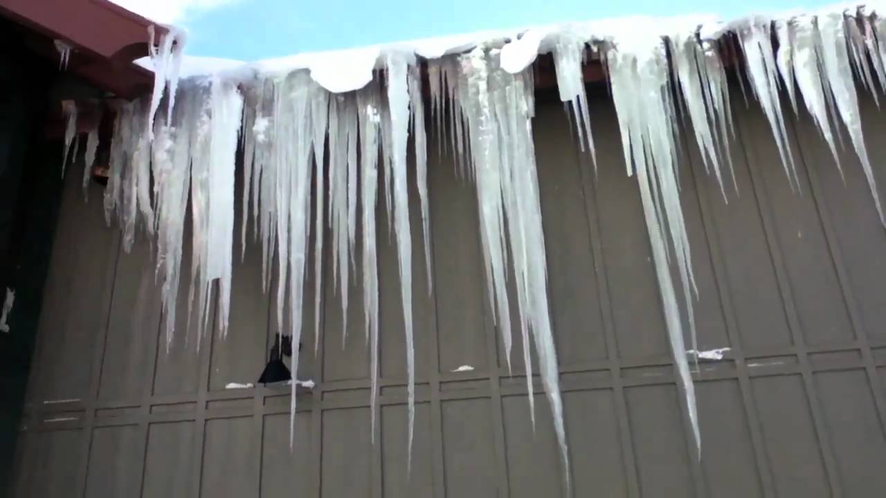 Huge icicles!!! - YouTube