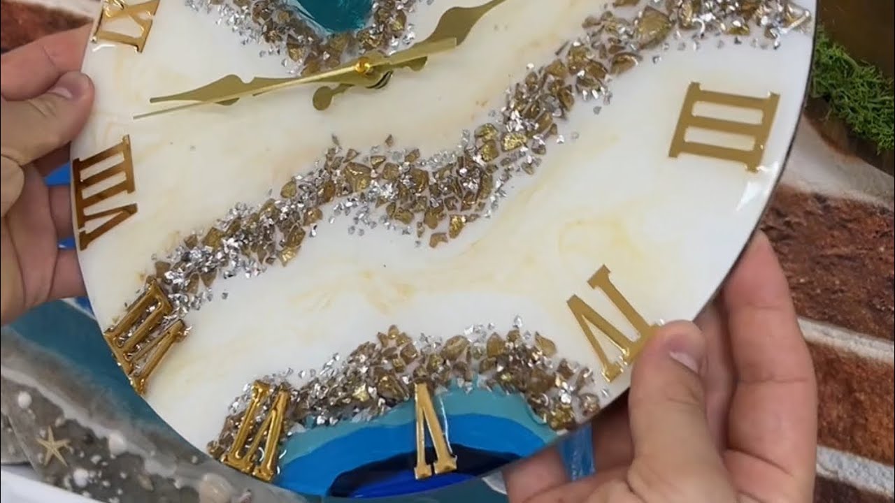 How to Make a Resin Art Clock | Perfect Housewarming Gift Idea! - YouTube