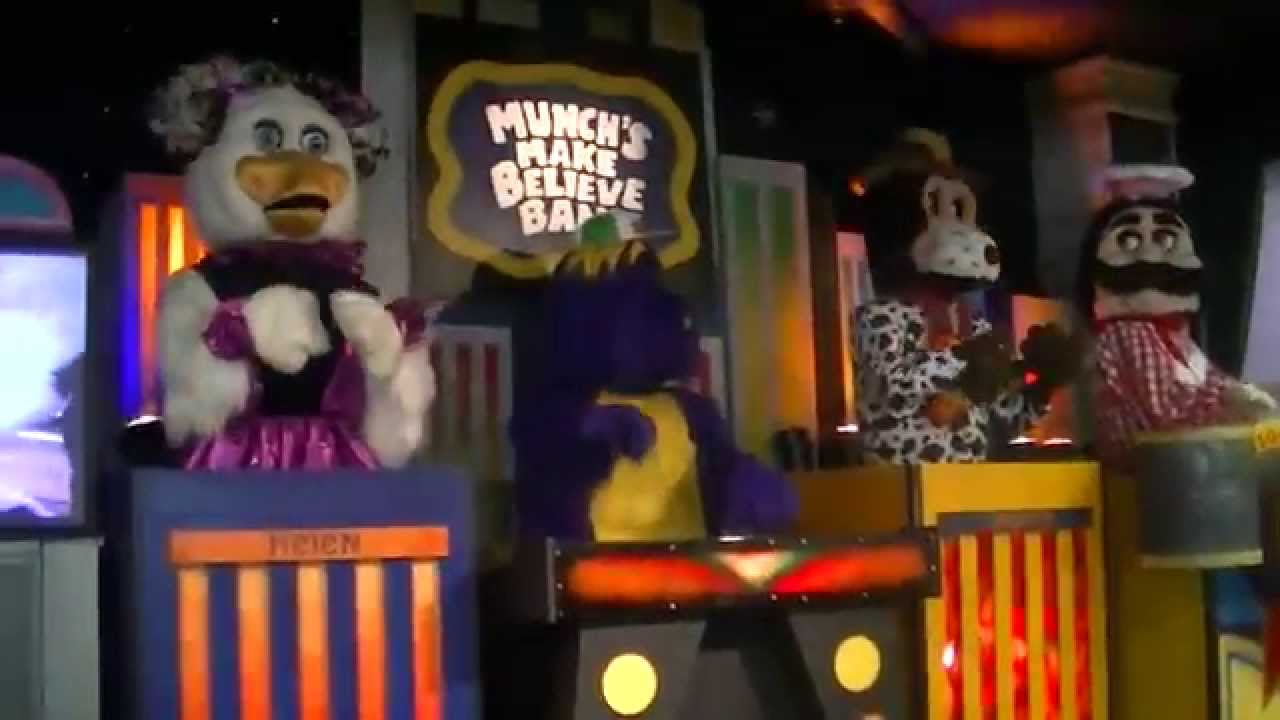 Chuck E Live! Bingo + countdown West Hills,CA - YouTube